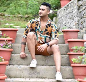 Paras Thakral Biography, Wiki, Girlfriend, Age, Family, Facts & More